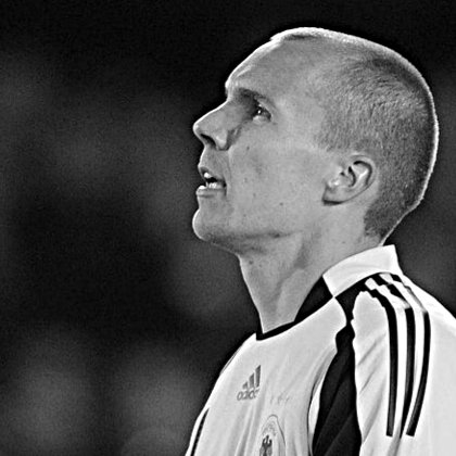 Una vida demasiado corta: Enke, el portero de la mirada triste – Cesta ...